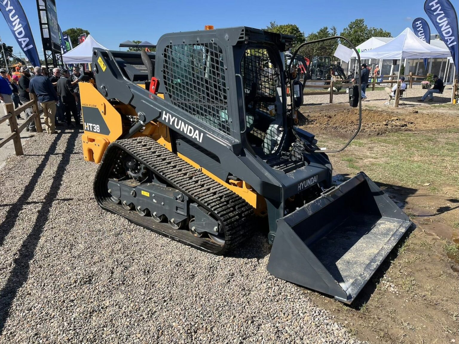 Hyundai Debuts HT38 Its Largest Compact Track Loader - AUTO PARTS WORLD